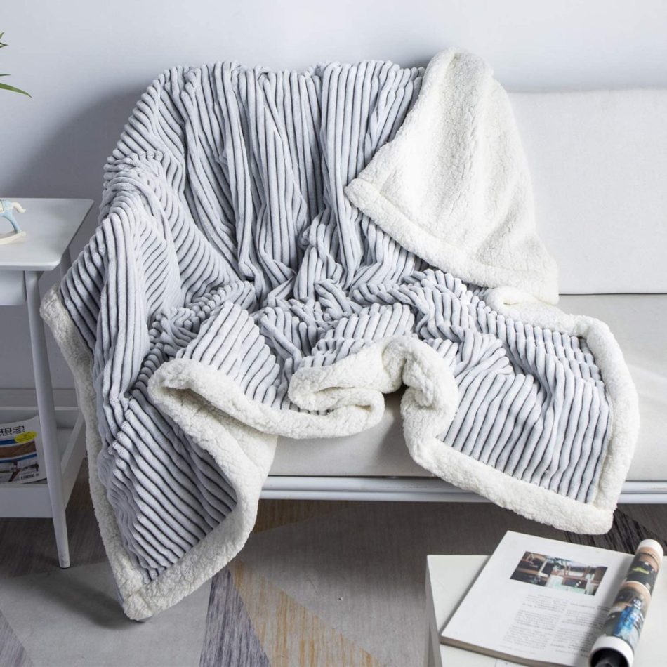 25 Of The Best Throw Blankets: Which Is Best For Your Home? – Arts and ...