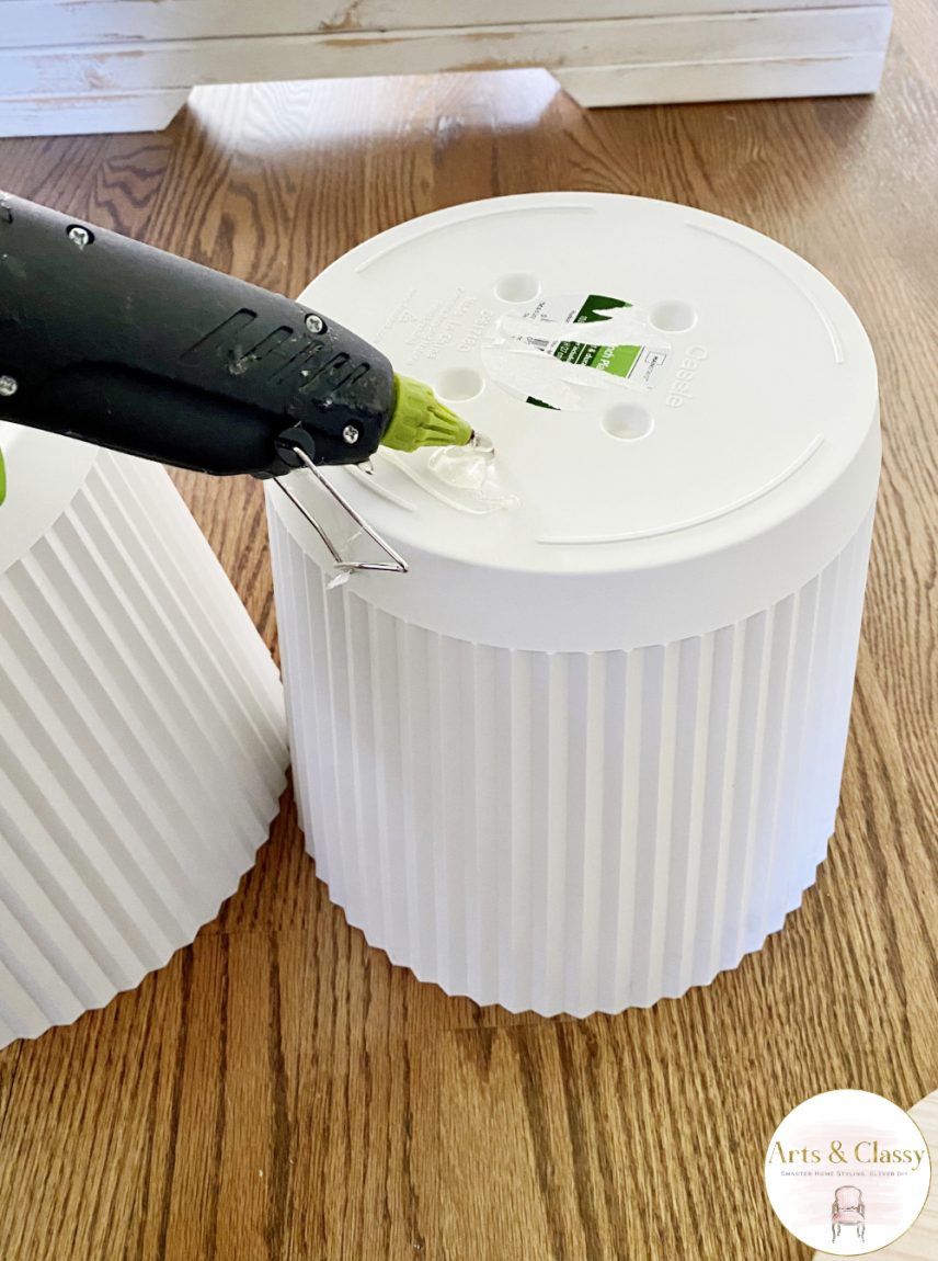 Astonishingly Transform Your Home With This $15 DIY Round Table ...